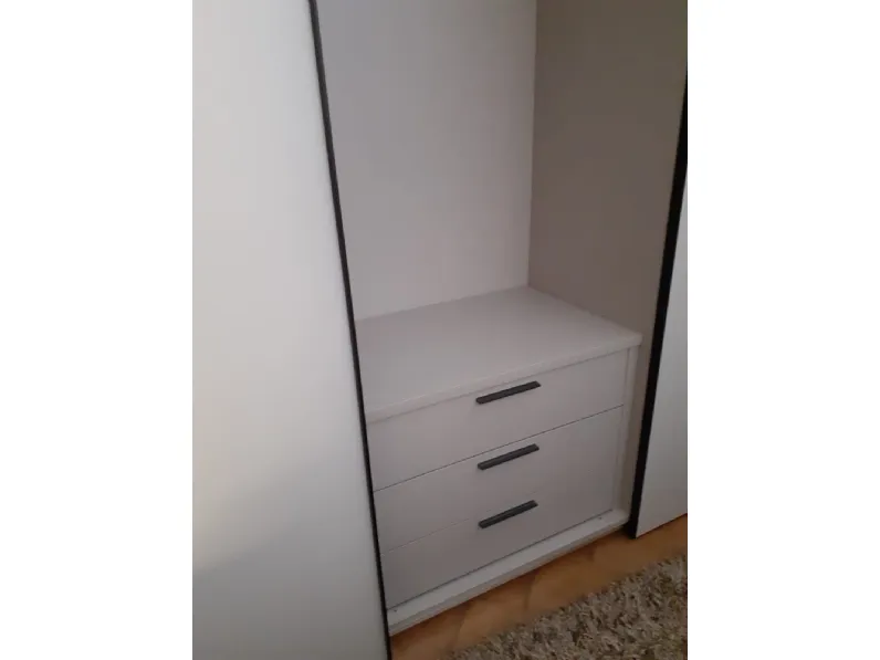 Armadio di Kico modello Yard in laminato opaco con sconto -21%