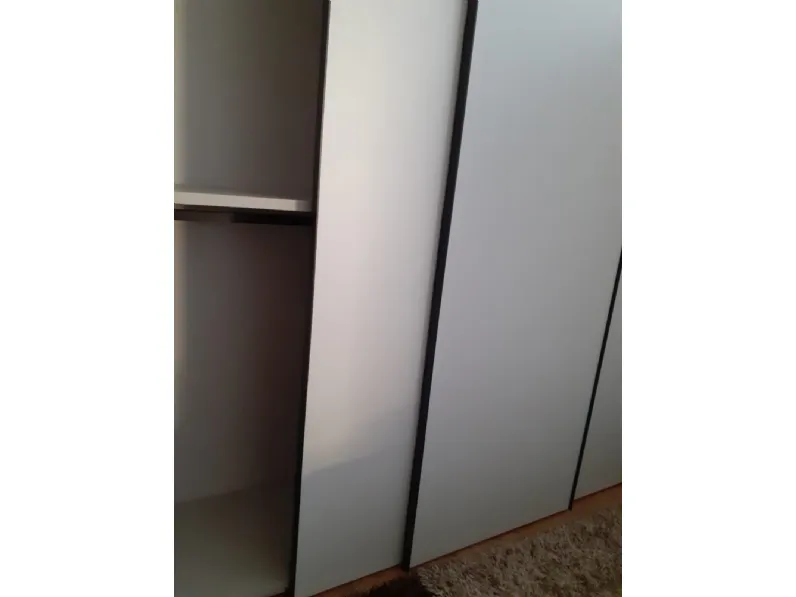 Armadio di Kico modello Yard in laminato opaco con sconto -21%