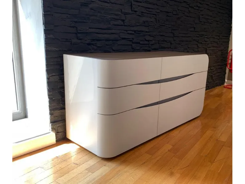 Comodino Eikon Voltan: perfetto per una camera moderna! Scontato!