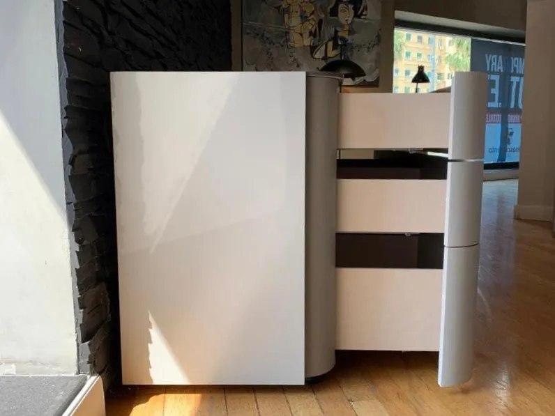 Comodino Eikon Voltan: perfetto per una camera moderna! Scontato!