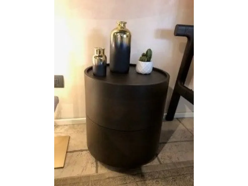 Scontato! Comodino Dedalo Pianca per una camera da letto moderna.