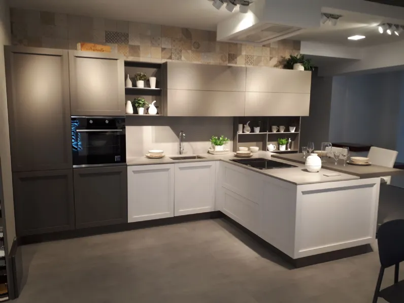 Cucina bianca moderna con penisola Cucina veneta cucine modello milano ...