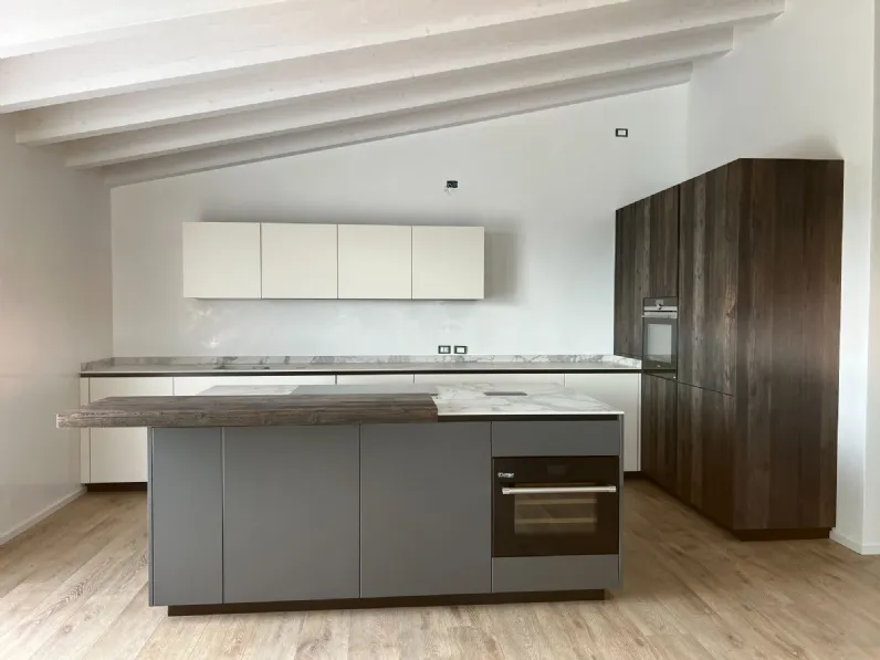 Cucina design grigio Primopiano cucine ad isola Ingrosso cucine moderne icm70 in offerta