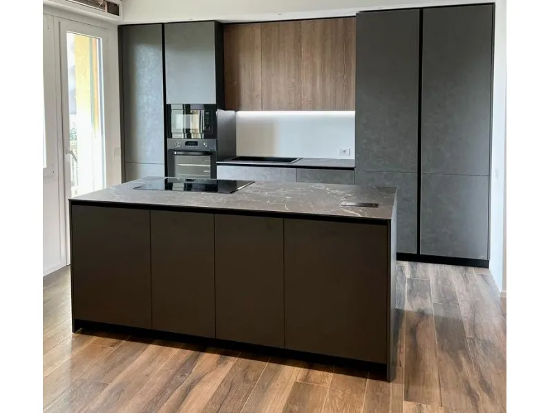 Cucina grigio design ad isola Ingrosso cucine moderne icm41 Primopiano cucine