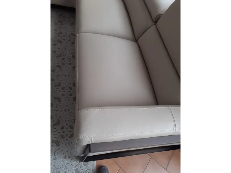 Divano angolare modello Cubic di Nicoletti home a prezzi outlet
