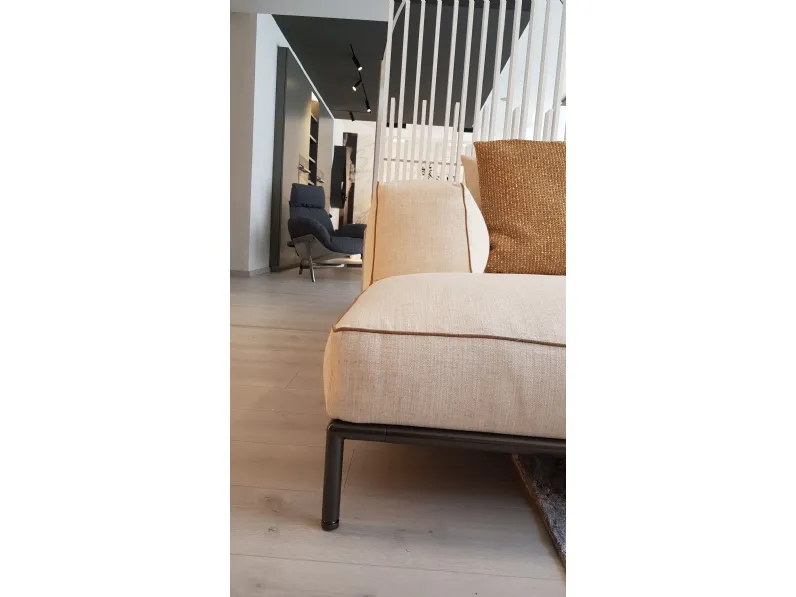 Divano da 5 posti modello Perry up di Flexform scontato