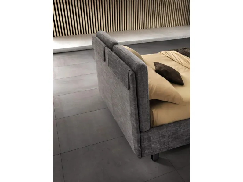 Letto matrimoniale design Form compatto Samoa a prezzo ribassato