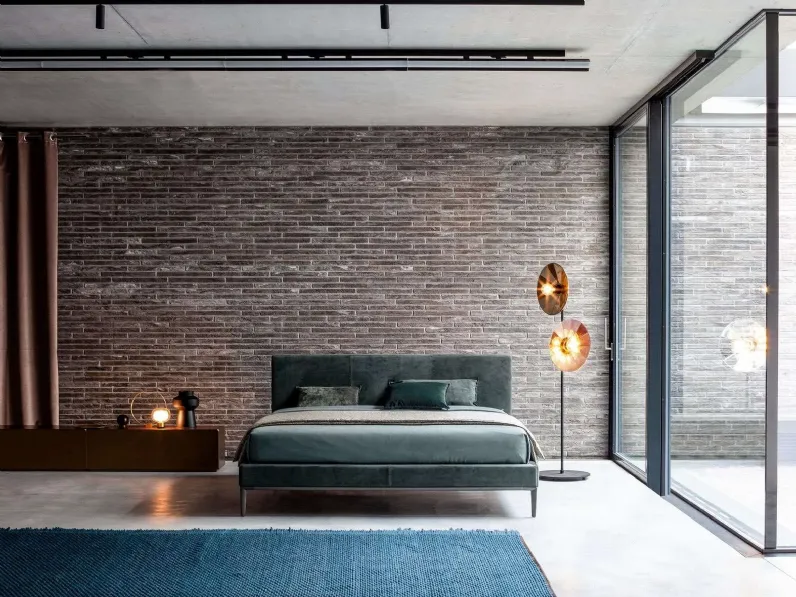 Letto moderno con giroletto Max Twils a prezzo ribassato