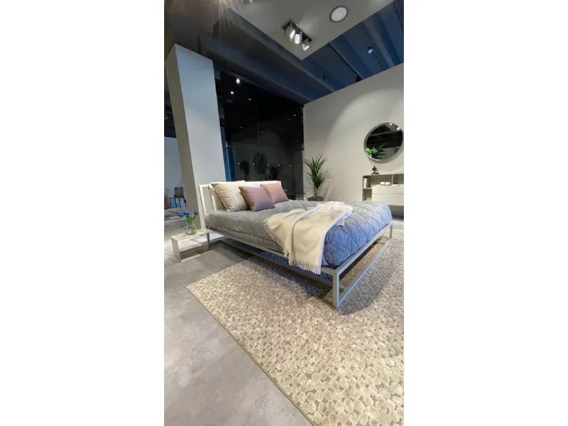 Scopri il letto Frame Samoa a un prezzo IRRESISTIBILE! Un'occasione da ...