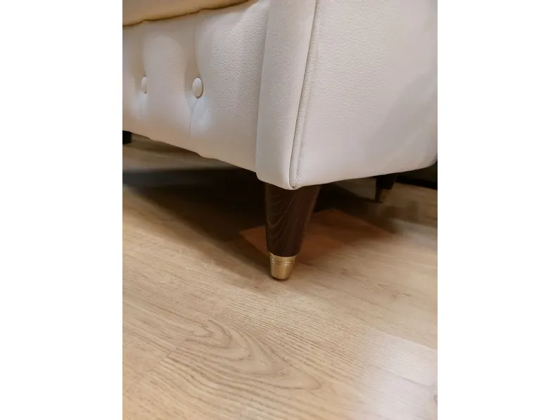 Poltroncina Sabri capitonnè Con seduta fissa Art salotti a prezzi outlet