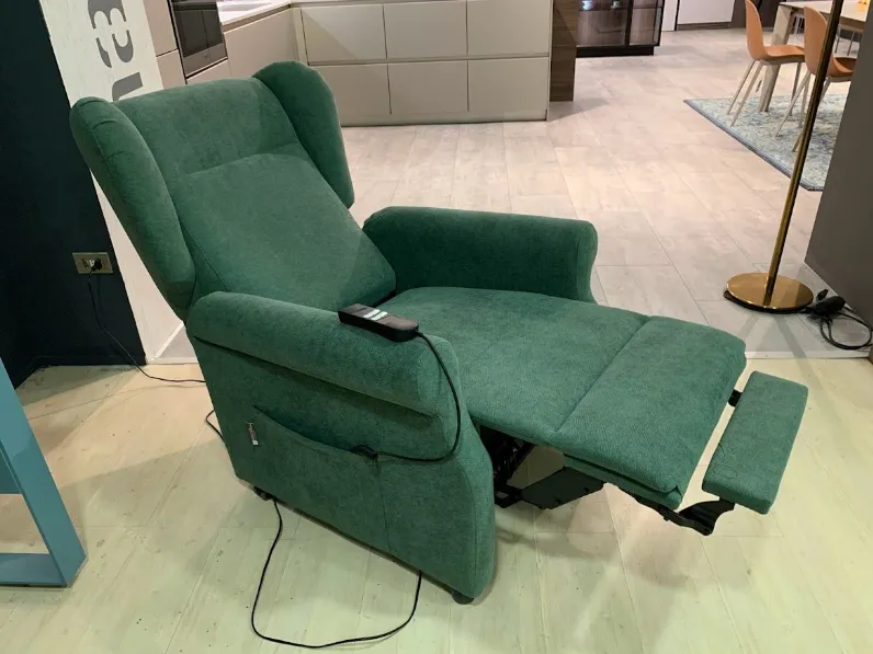 Poltrona Lift con movimento relax a marchio Artigianale con uno sconto imperdibile