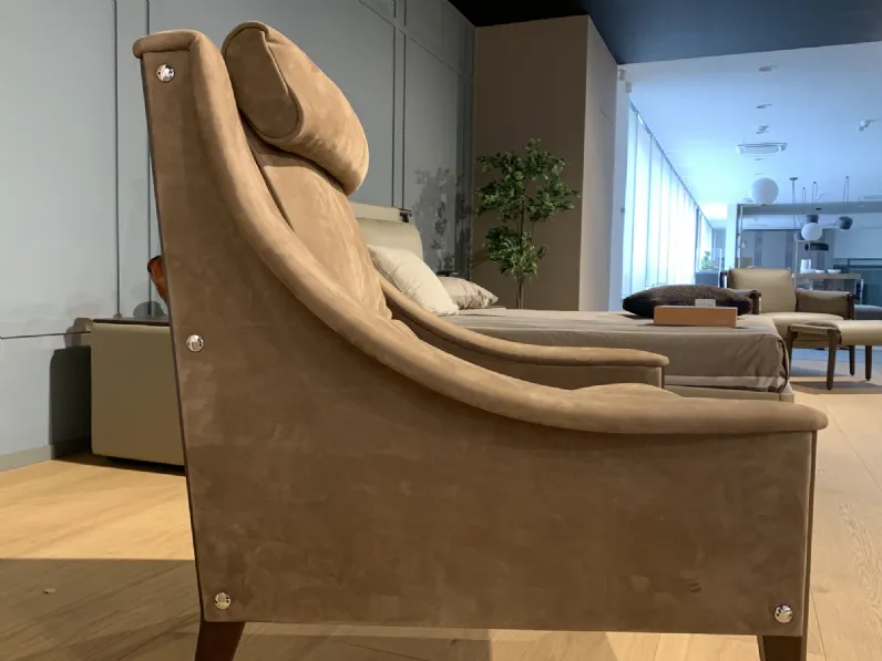 Poltrona con poggiatesta Dezza Poltrona frau in Offerta Outlet