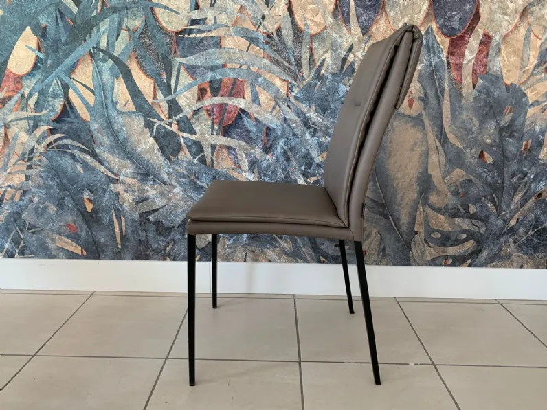 Sedia in ecopelle modello Carmen di Calligaris