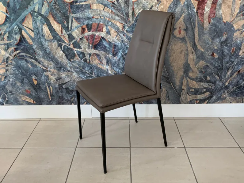 Sedia in ecopelle modello Carmen di Calligaris