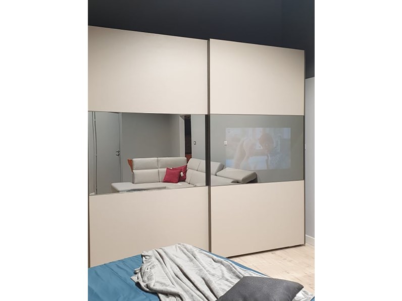 Armadio Con Ante Scorrevoli Moderno Armadio Con Tv Samsung