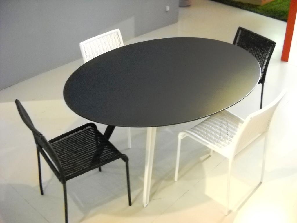 TAVOLO OVALE E 4 SEDIE KATANA DI ACCADEMIA IN OFFERTA - Tavoli a prezzi ... TAVOLO OVALE E 4 SEDIE KATANA DI ACCADEMIA IN OFFERTA - Tavoli a prezzi ...